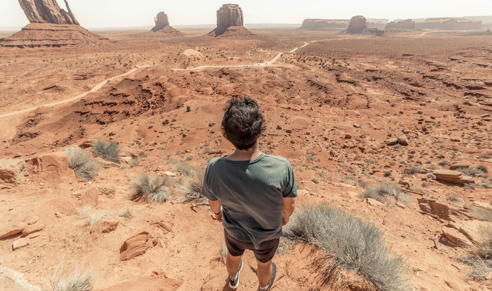 Man-in-the-desert | JINTHESE